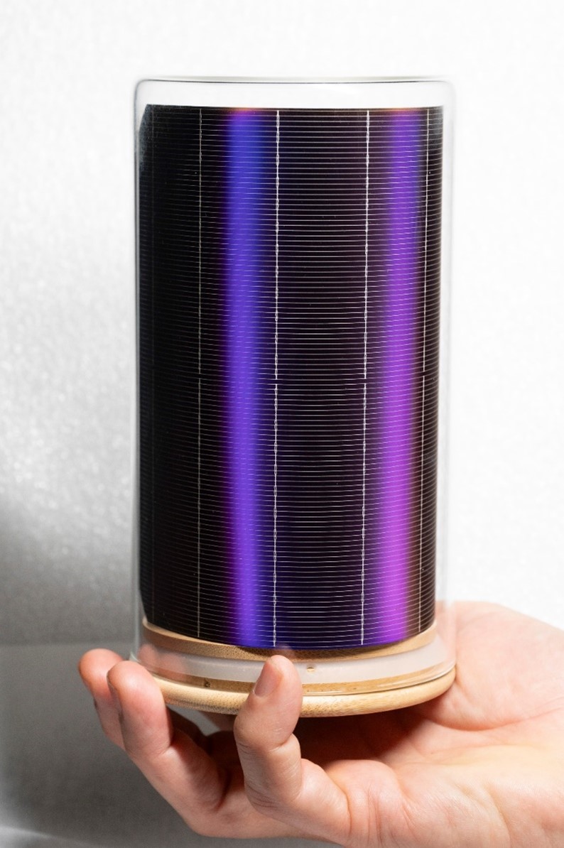 A world first! Photovoltaic cells that “heal” themselves, in orbit, in ...